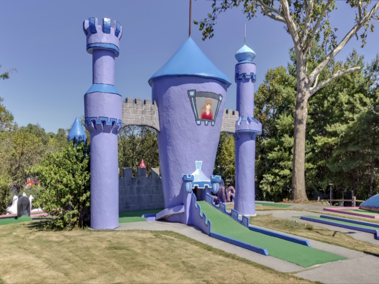 Miniature Golf - Sir Goony's